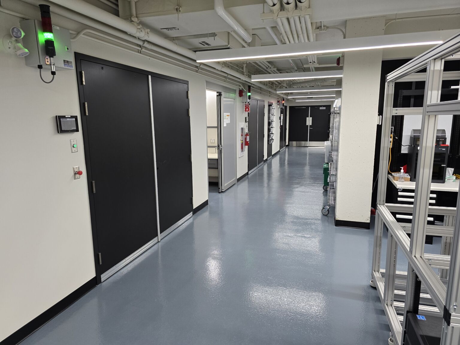 Pasqal Opens Quantum Processor Factory in Québec and Sells 100-Qubit ...